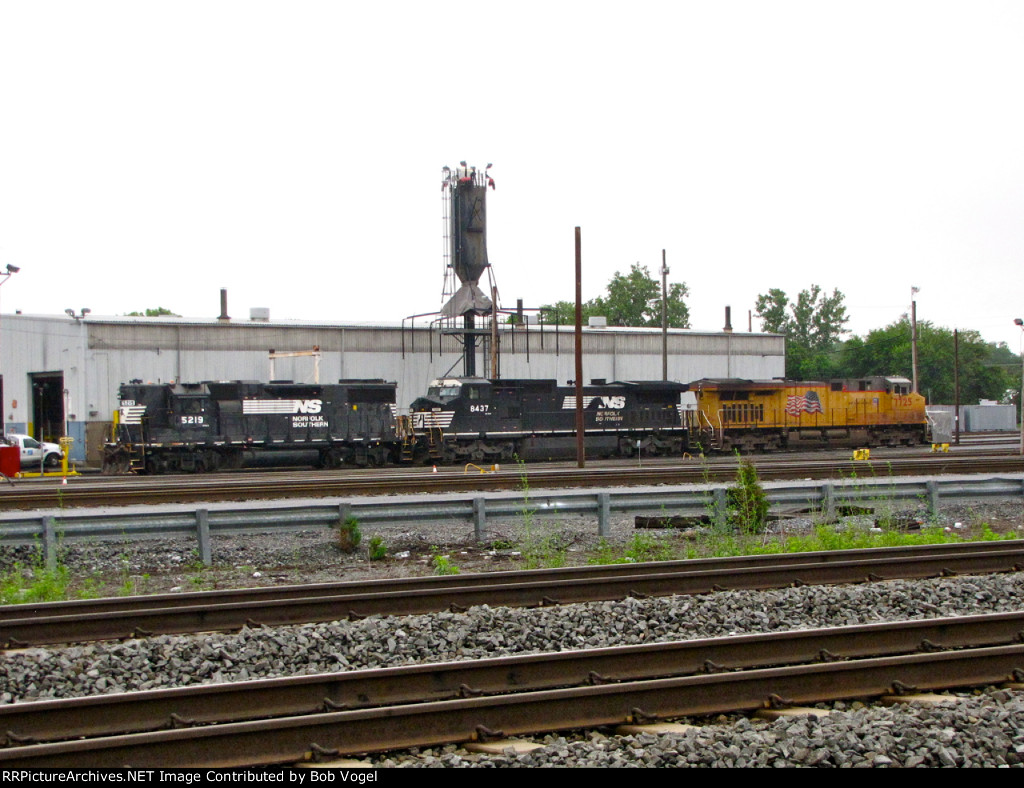 NS 5219 and 8437; UP 7725